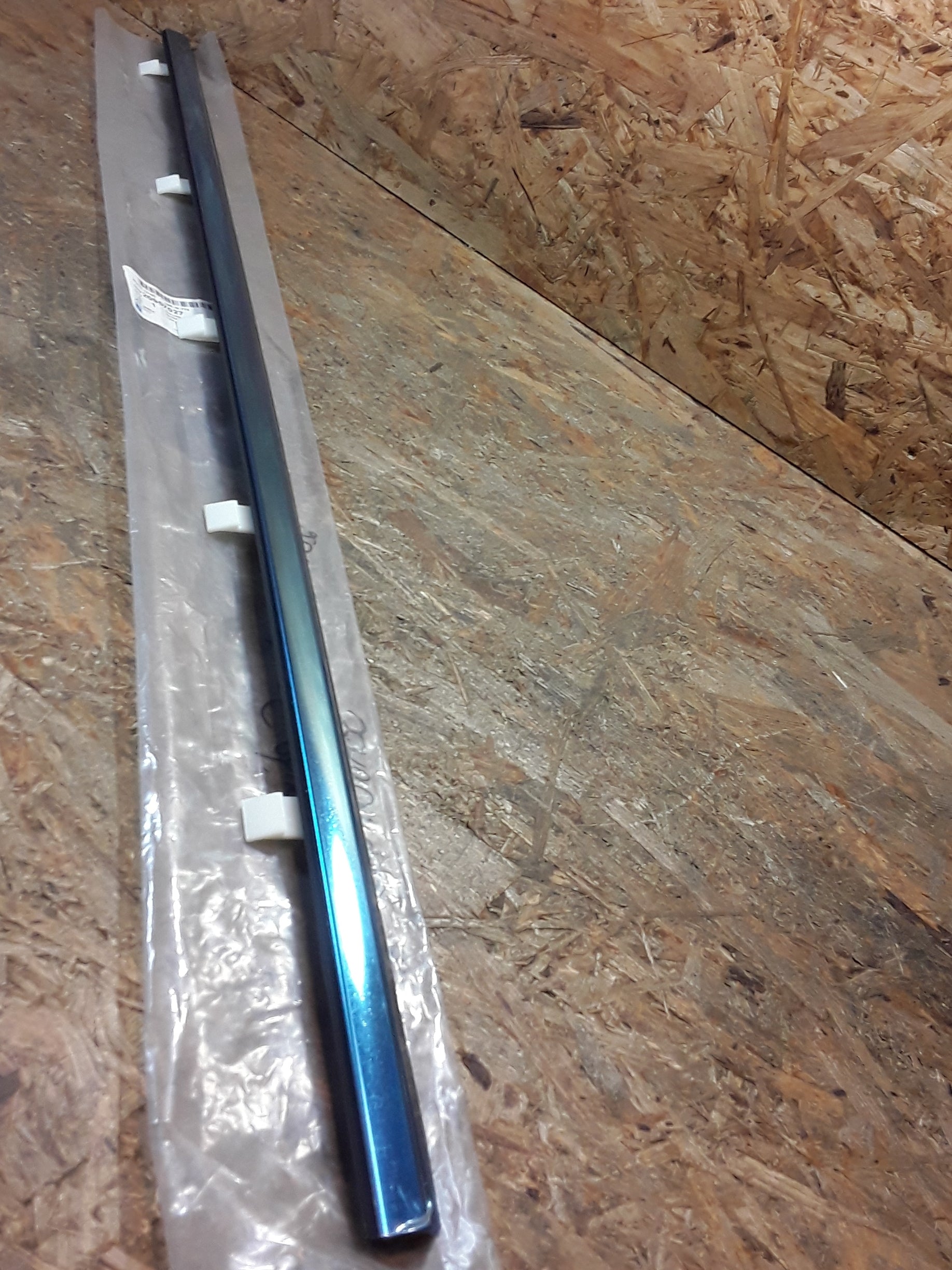 Chevrolet Captiva Schachtleiste, Chrom original GM NEU – Oldtimer Thimm