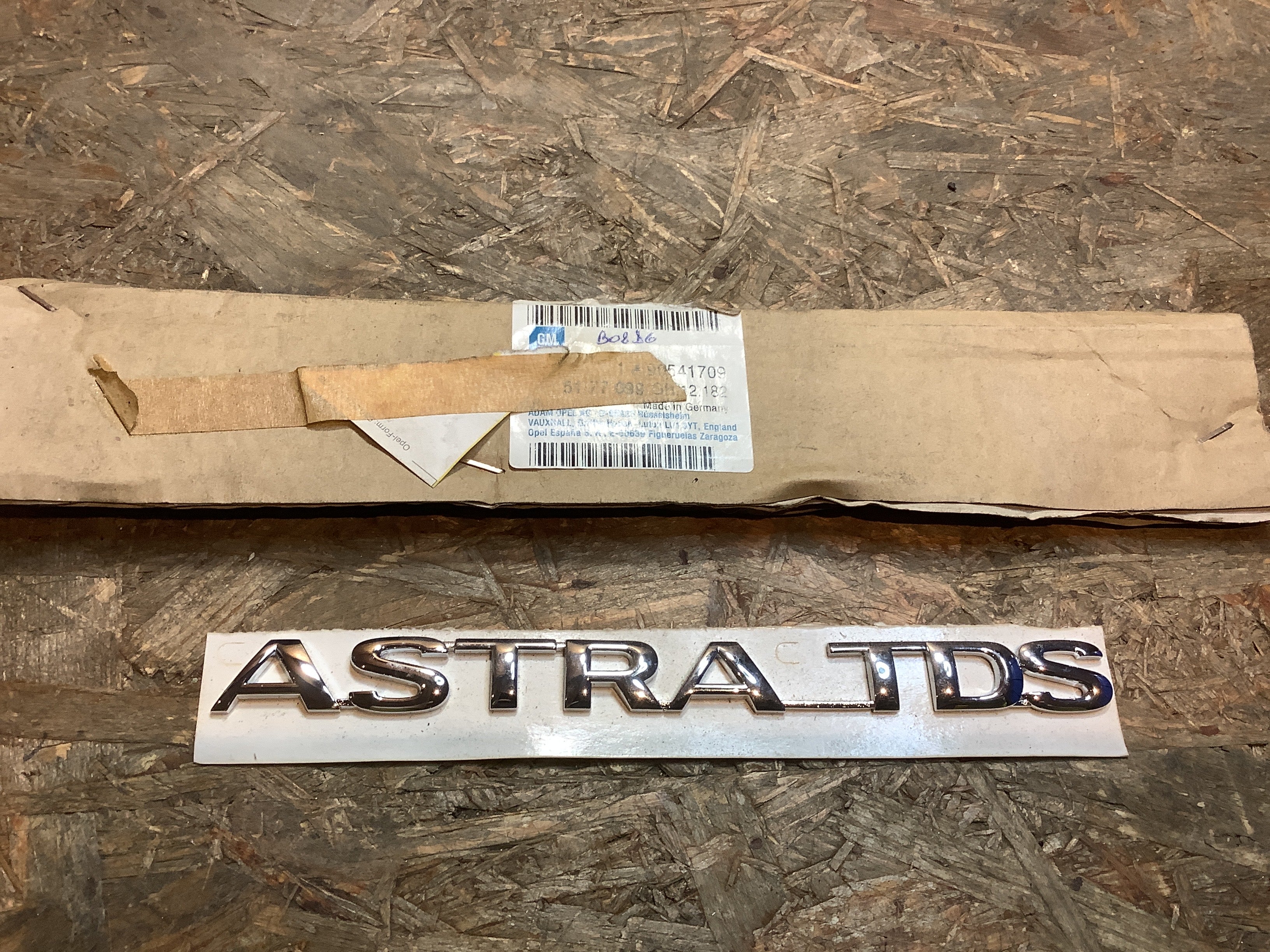 Opel Astra TDS Emblem, Schriftzug, Chrom Original GM NEU – Oldtimer Thimm
